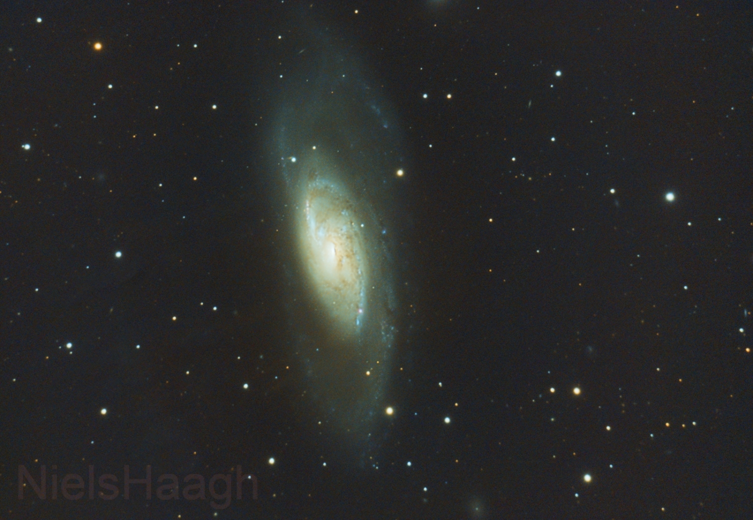 M106 Galaxy - Track The Stars